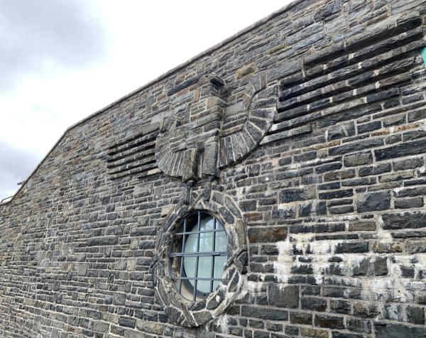 Nazi-Bauten - Geheimprojekte aus Beton - Die Waffenschmiede im Berg ...