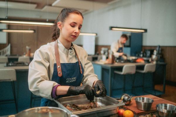 Die Cooking Academy - Alles hat einen Preis - Serie / Daily Soap